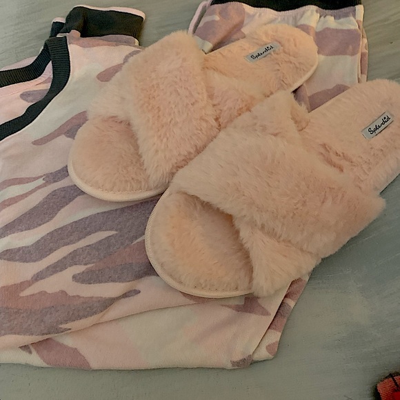 Splendid | Intimates & Sleepwear | Kenise Pajama Set Pink And Gray Size ...